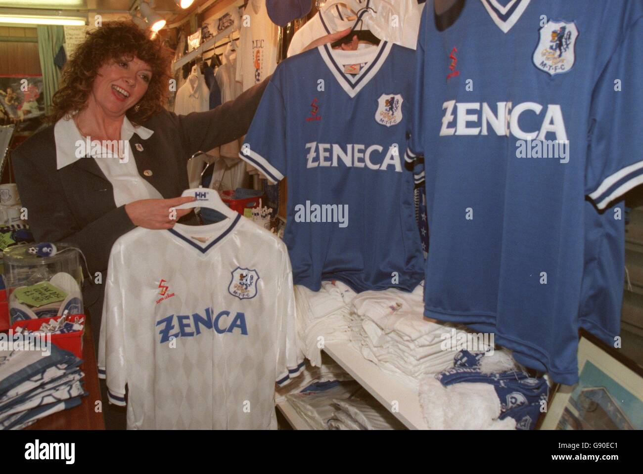 The macclesfield town club shop hi-res stock photography and images - Alamy