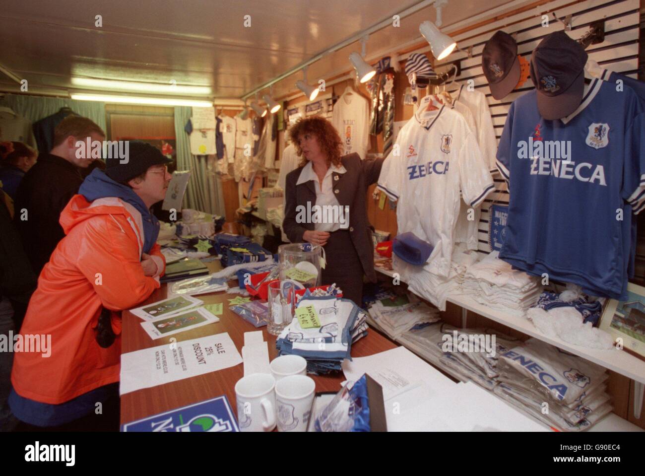 The macclesfield town club shop hi-res stock photography and images - Alamy