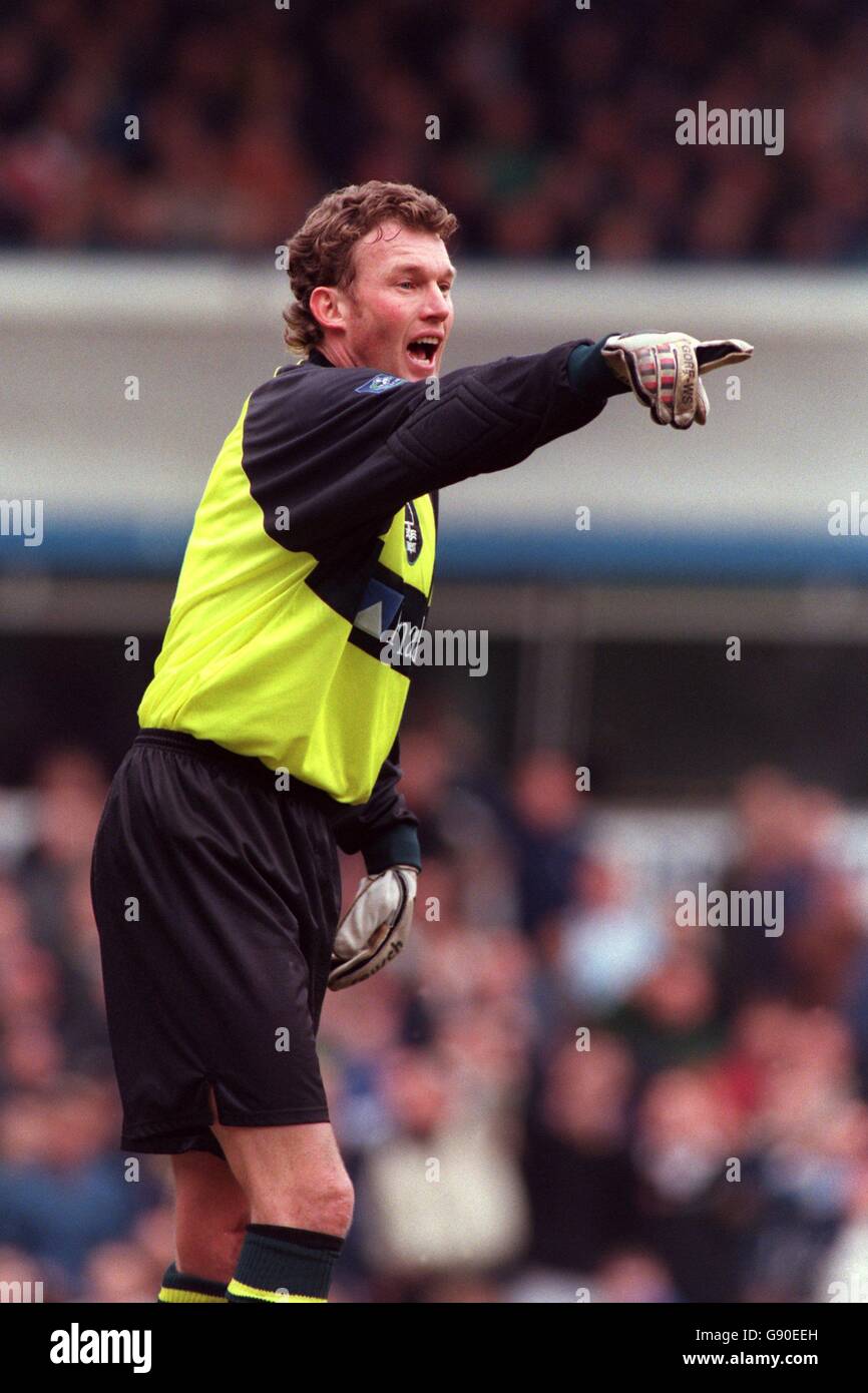 Dave beasant hi-res stock photography and images - Alamy