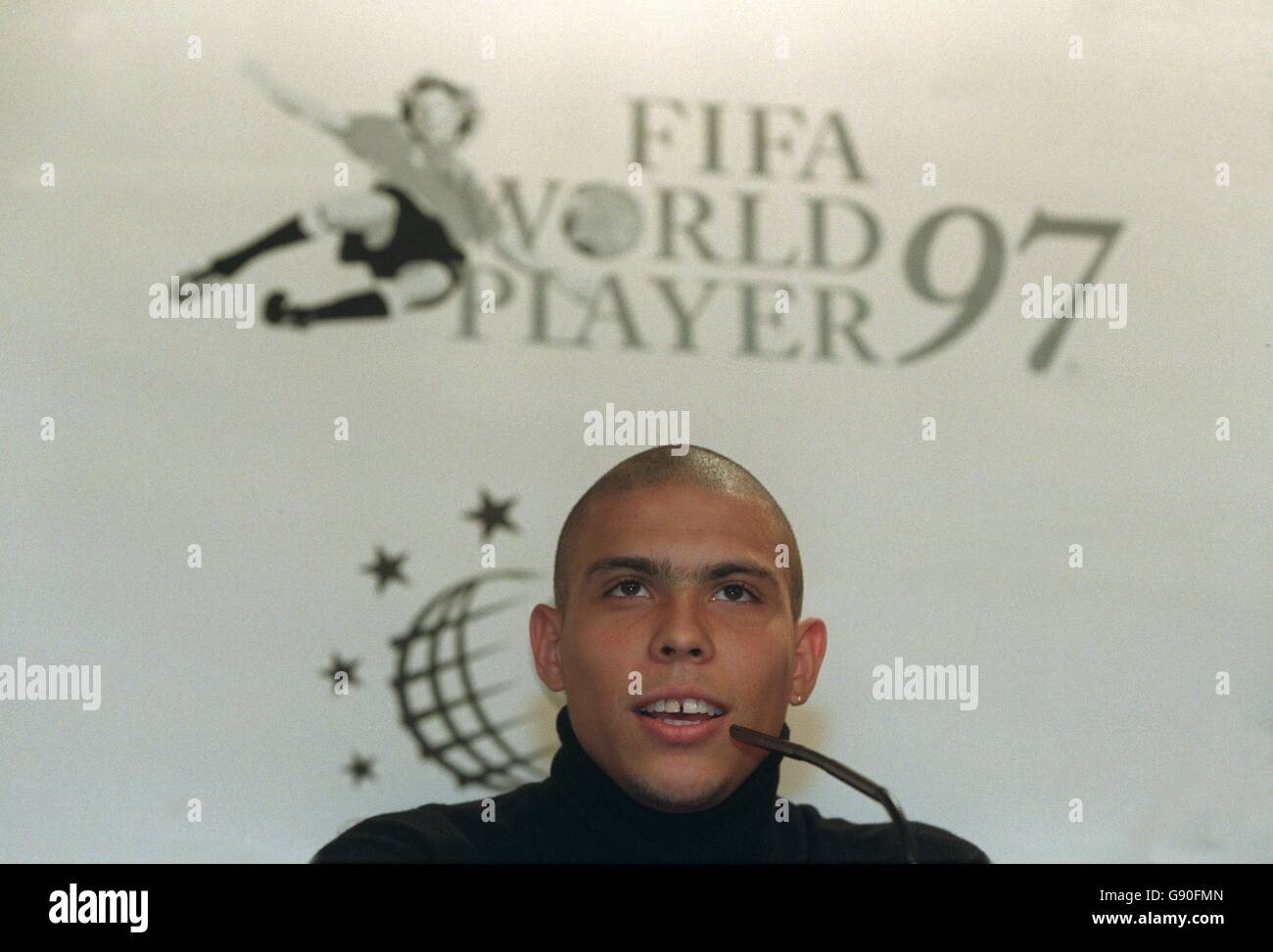 Fifa soccer 97 hi-res stock photography and images - Alamy