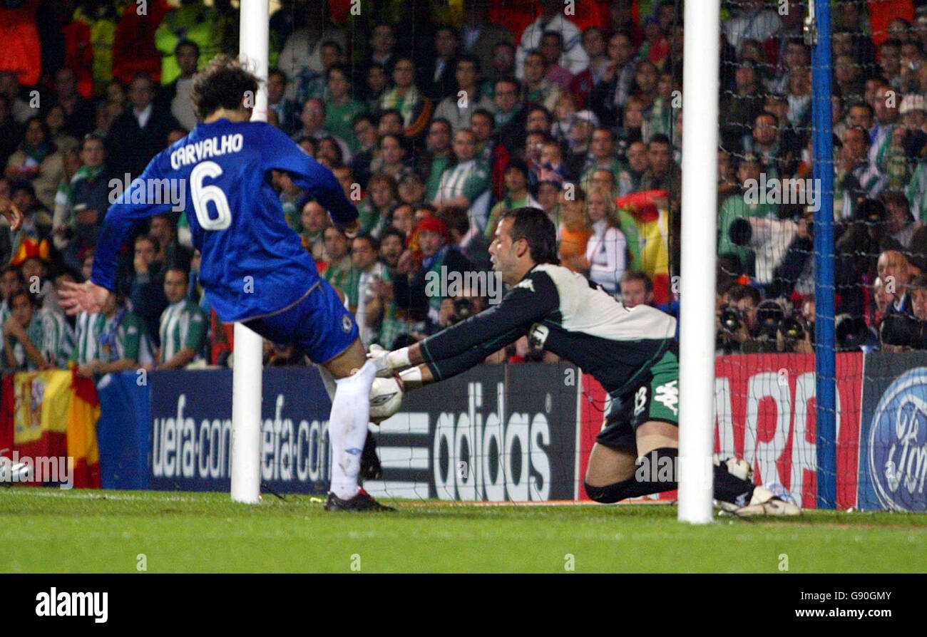 Real betis goalkeeper hi-res stock photography and images - Alamy