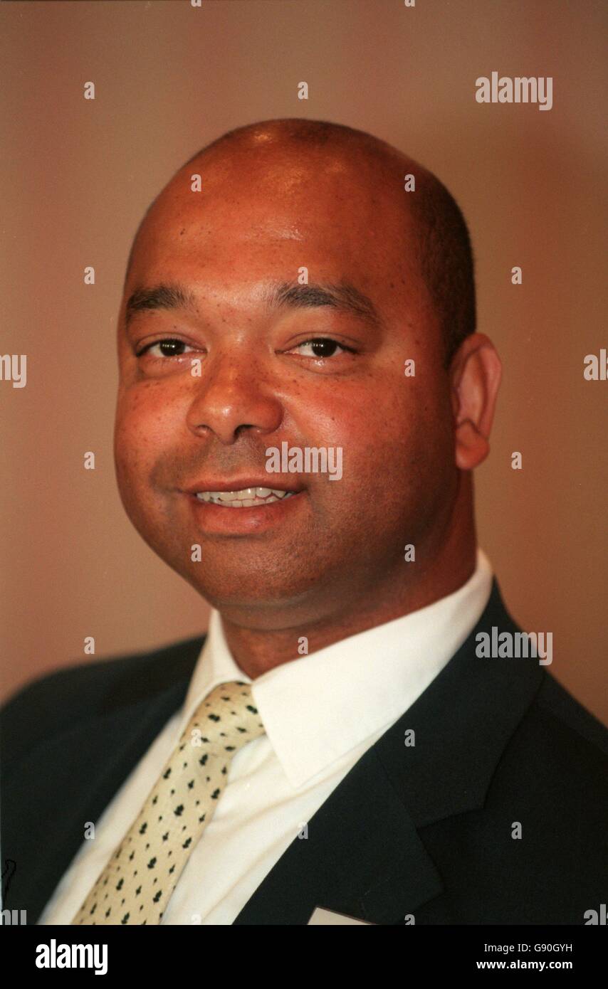 Soccer players agents hi-res stock photography and images - Alamy