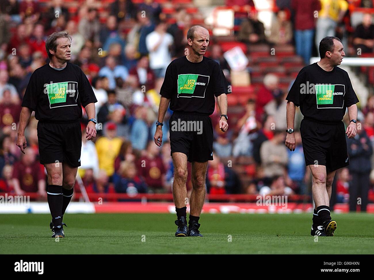 Mike riley premier league referee hi-res stock photography and images ...