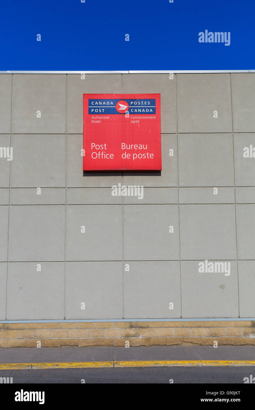 Canada post sign hi-res stock photography and images - Alamy