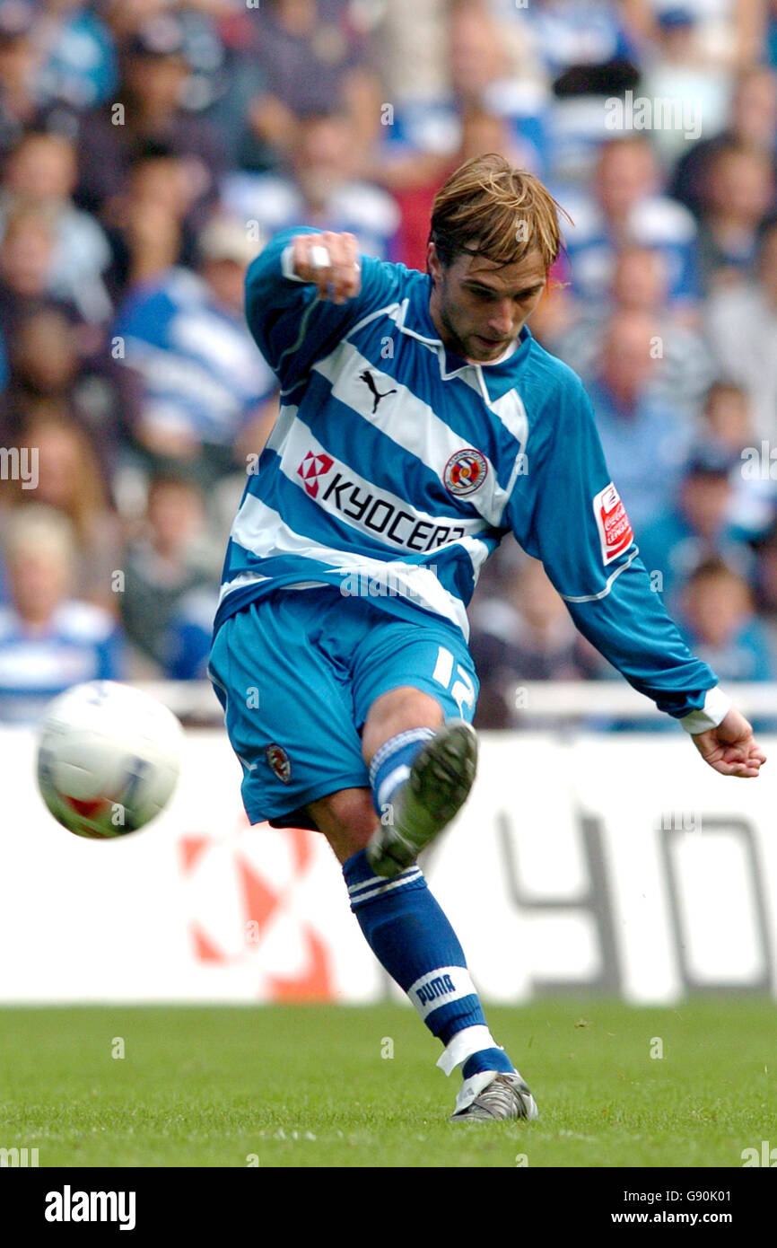 Bobby convey reading hi-res stock photography and images - Alamy