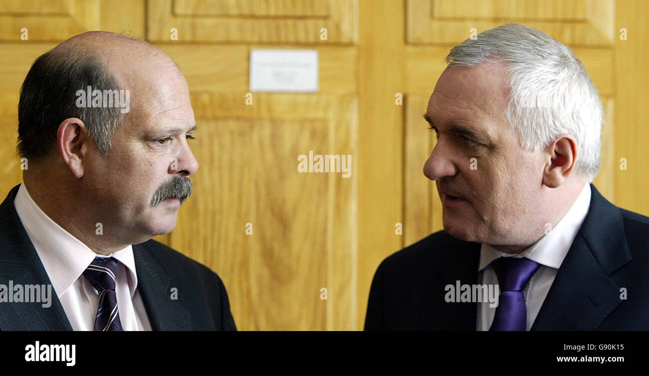 David ervine bertie ahern hi-res stock photography and images - Alamy