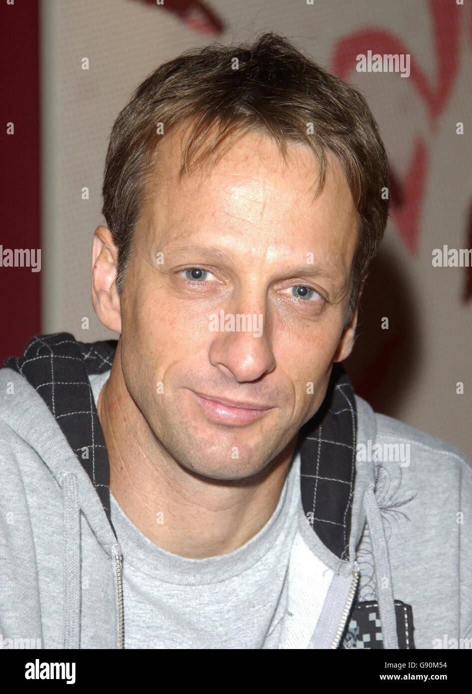 Tony Hawk makes a guest appearance on MTV's TRL (Total Request Live ...