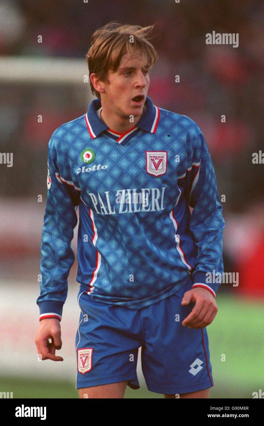 Massimo ambrosini hi-res stock photography and images - Alamy