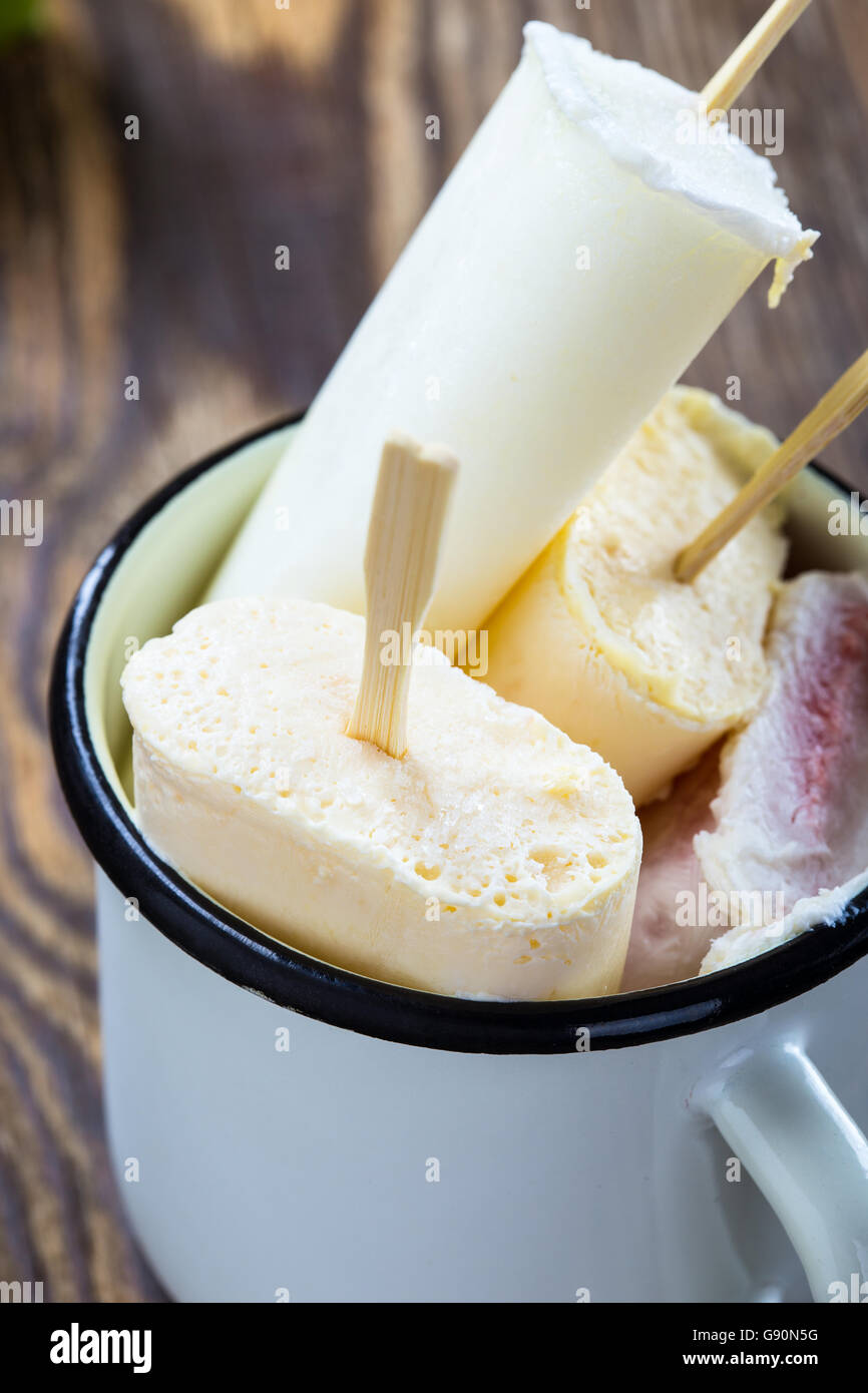 Lemon freezer pop hi-res stock photography and images - Alamy