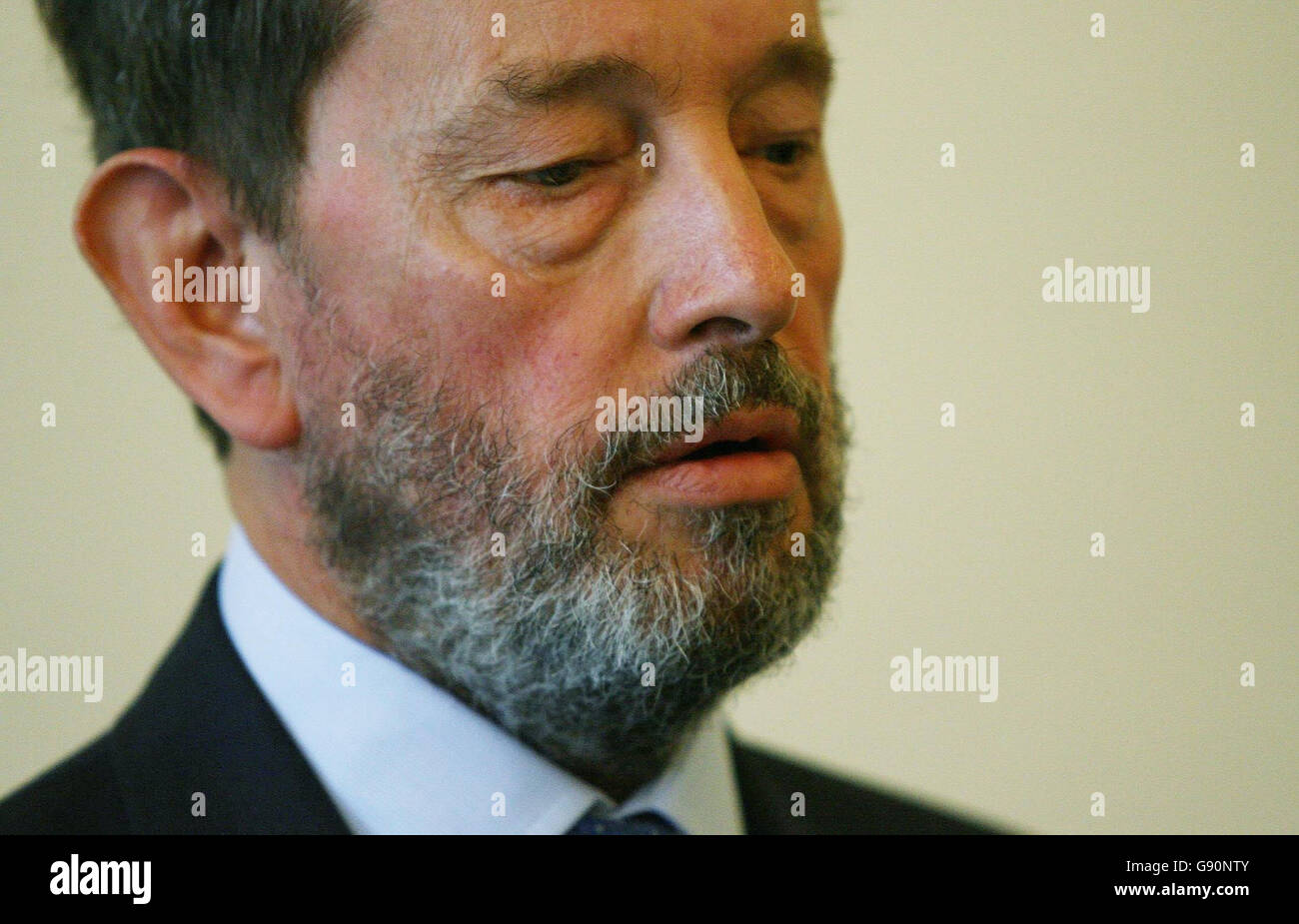 Blunkett resigned hi-res stock photography and images - Alamy