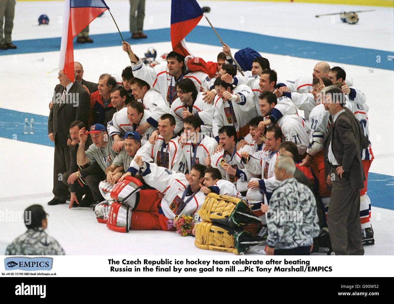 1998 winter olympics ice hockey russia hi-res stock photography and ...