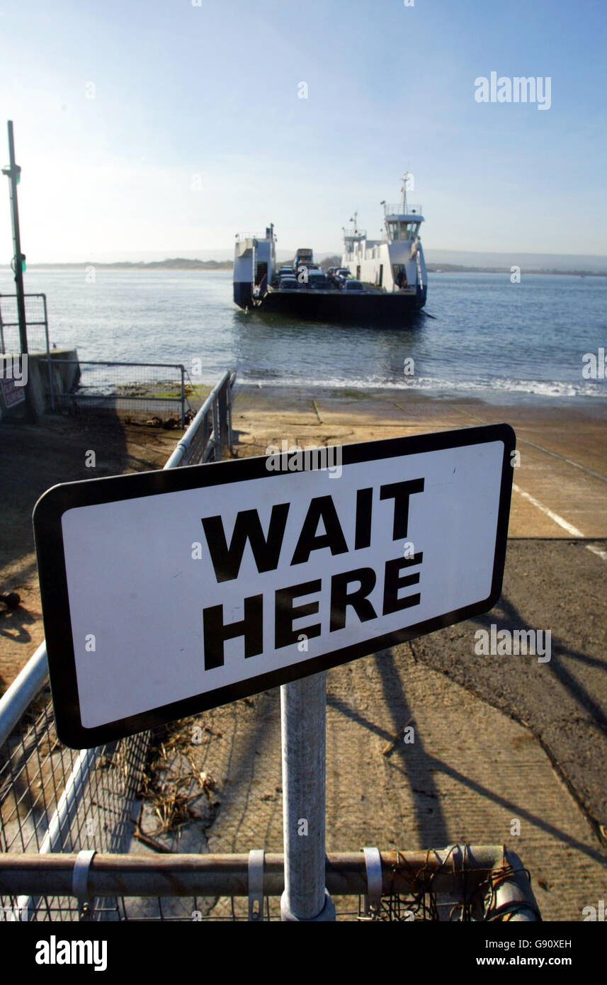 Poole chain ferry slipway hi-res stock photography and images - Alamy