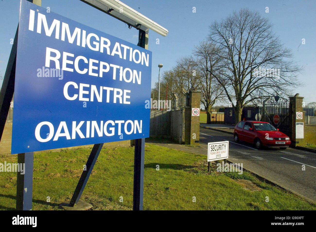 Immigration reception centre hi-res stock photography and images - Alamy