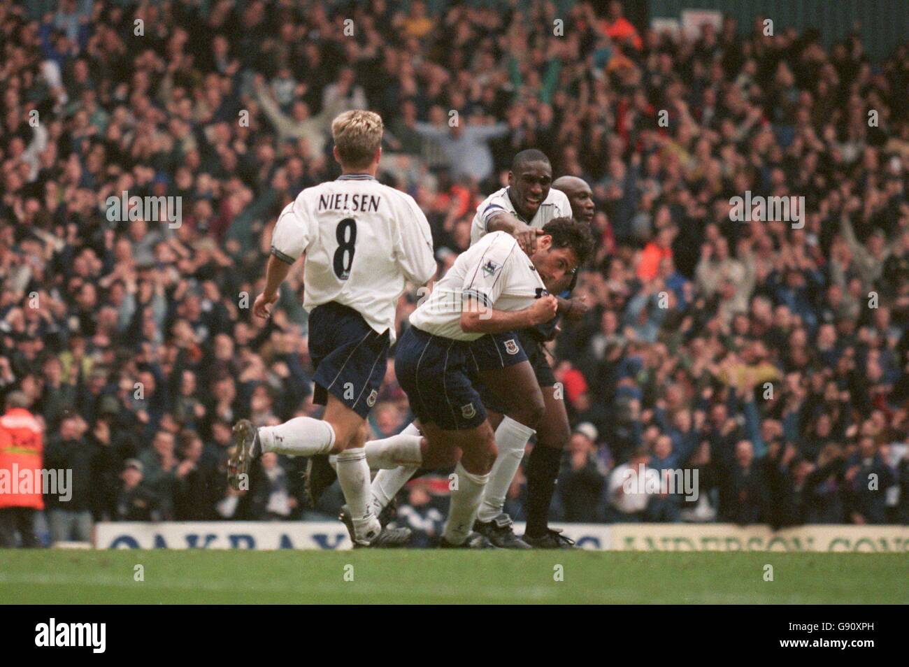 Soccer - FA Carling Premiership - Tottenham Hotspur v Liverpool. Tott ...