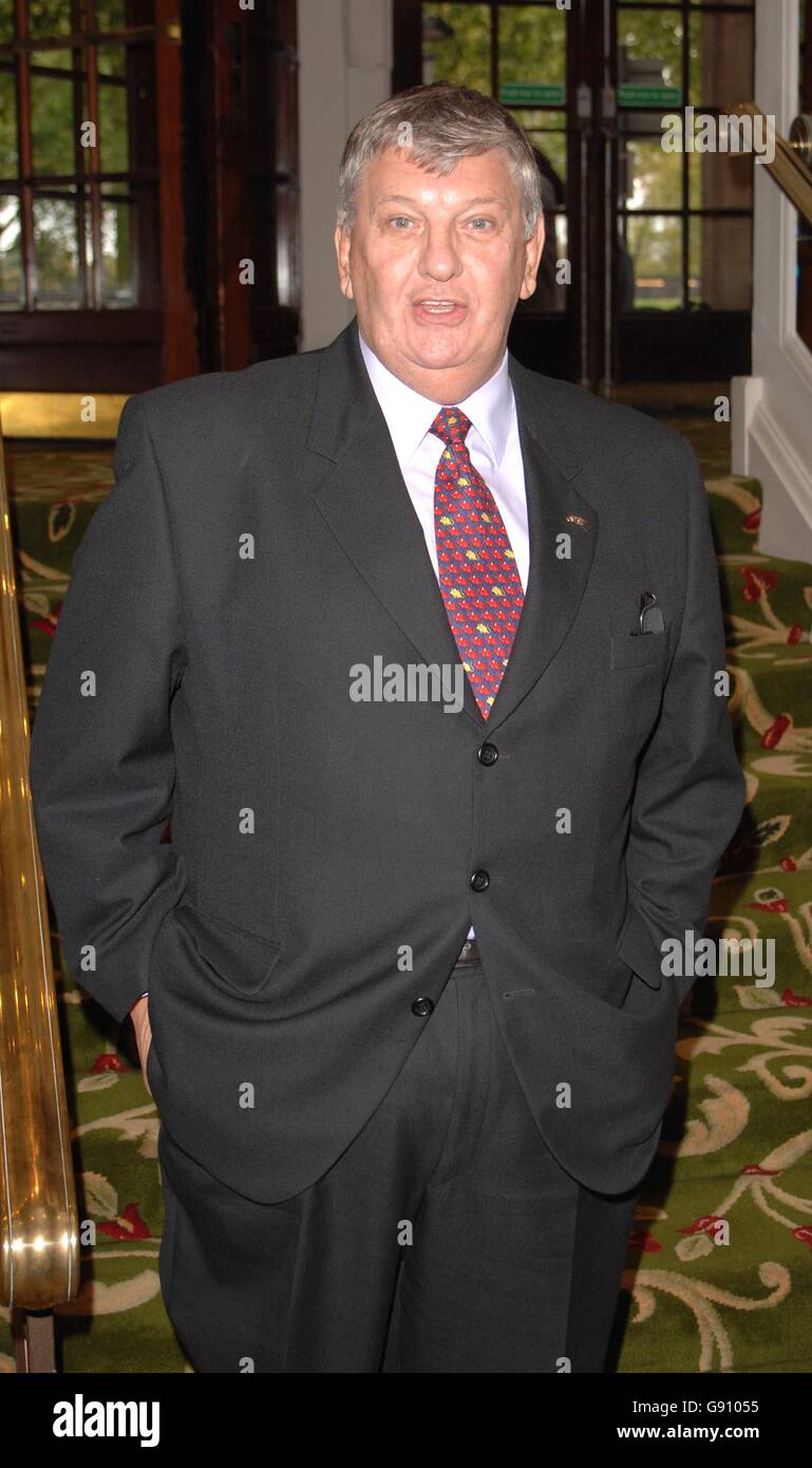Eastenders actor derek martin hi-res stock photography and images - Alamy