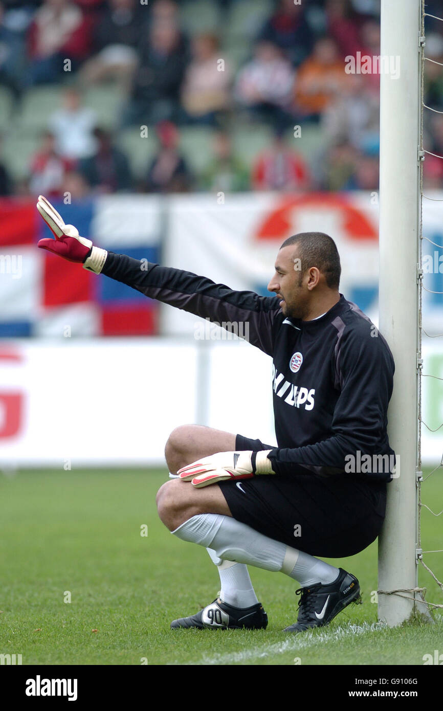 Psv eindhoven goalkeeper gomes High Resolution Stock Photography and ...