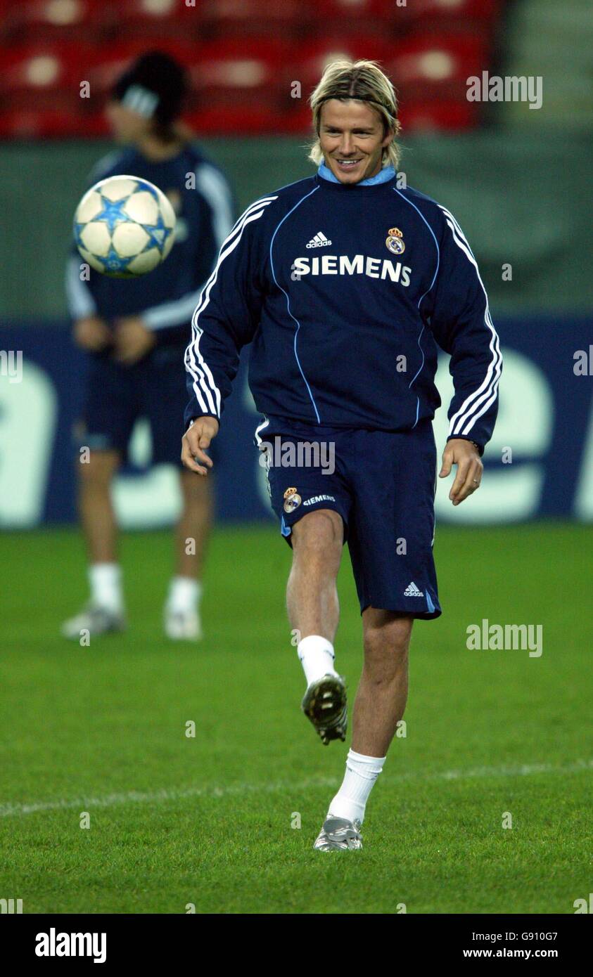 Real madrids david beckham during training hi-res stock photography and ...