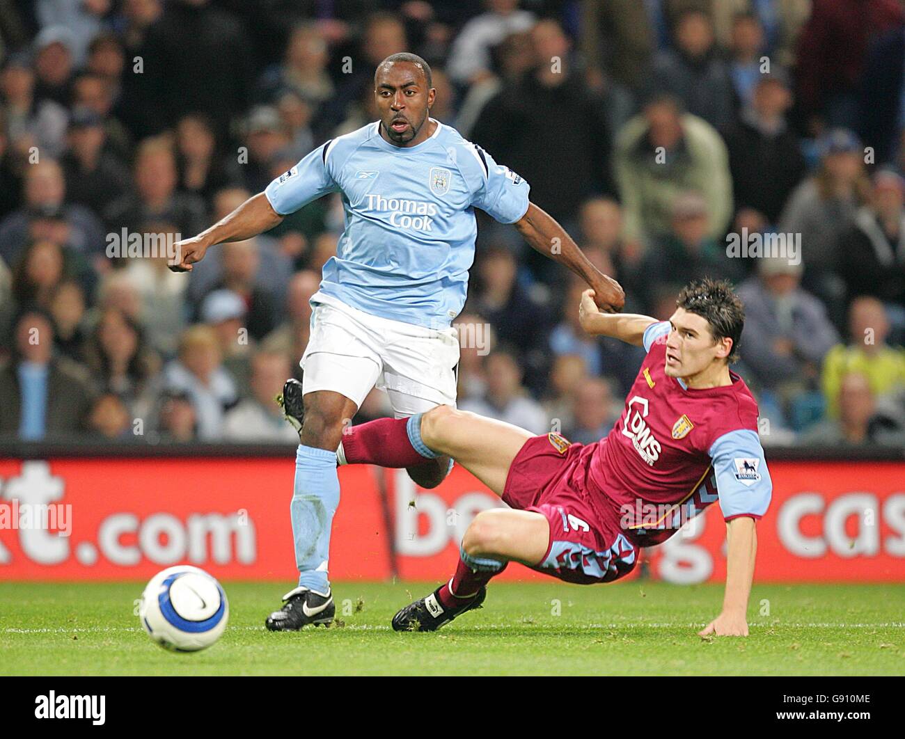 Aston villas darius vassell hi-res stock photography and images - Alamy