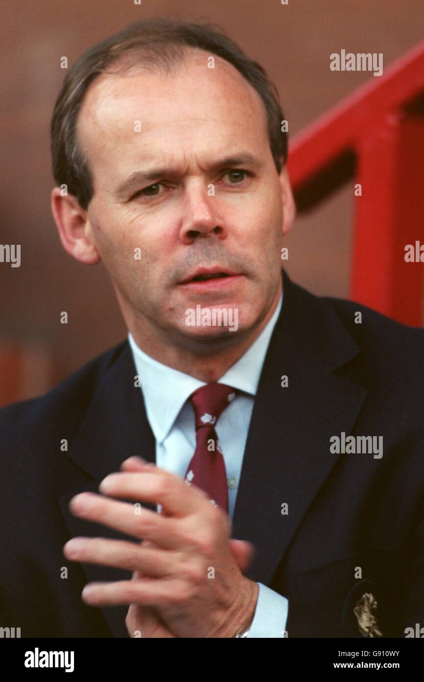 Rugby Union - England v New Zealand. Clive Woodward, England Coach ...