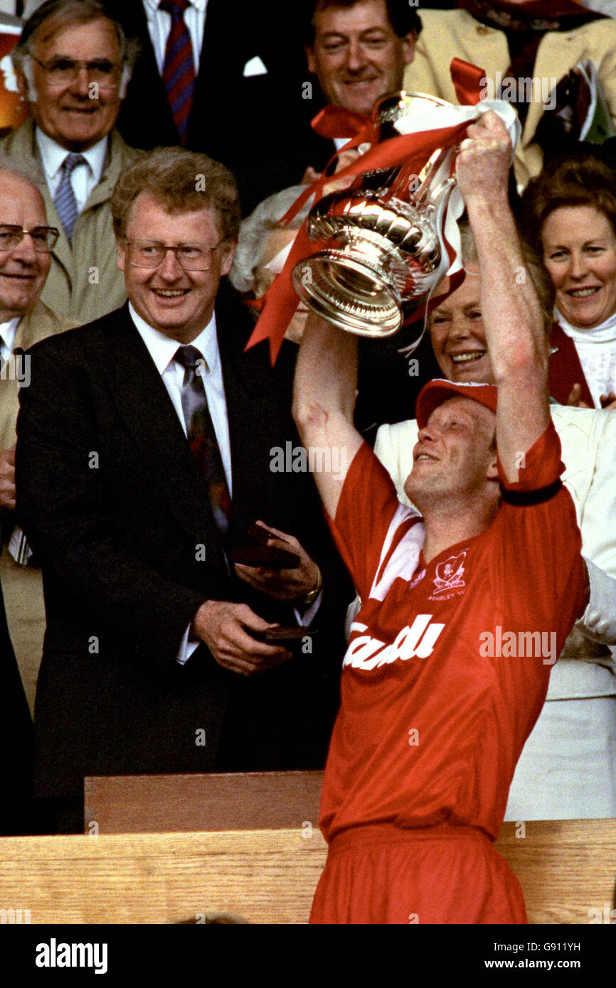 Fa cup final liverpool mark wright hi-res stock photography and images ...