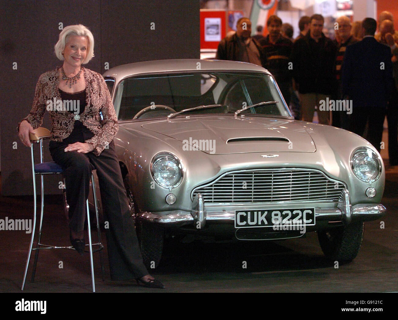 News consumer classic hi-res stock photography and images - Alamy