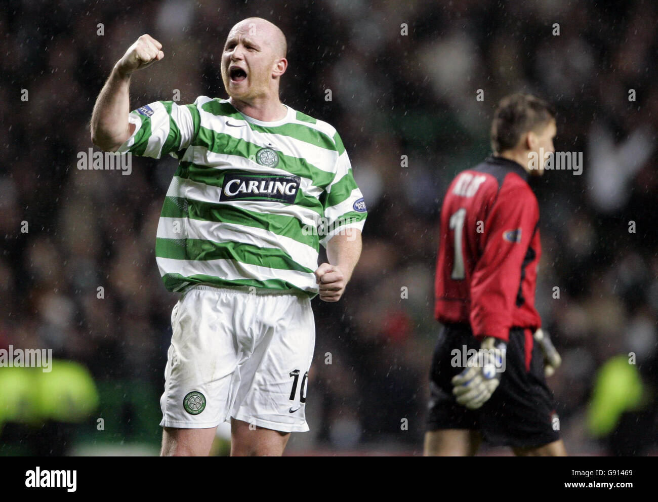 Celebrating sport football john hartson hi-res stock photography and ...