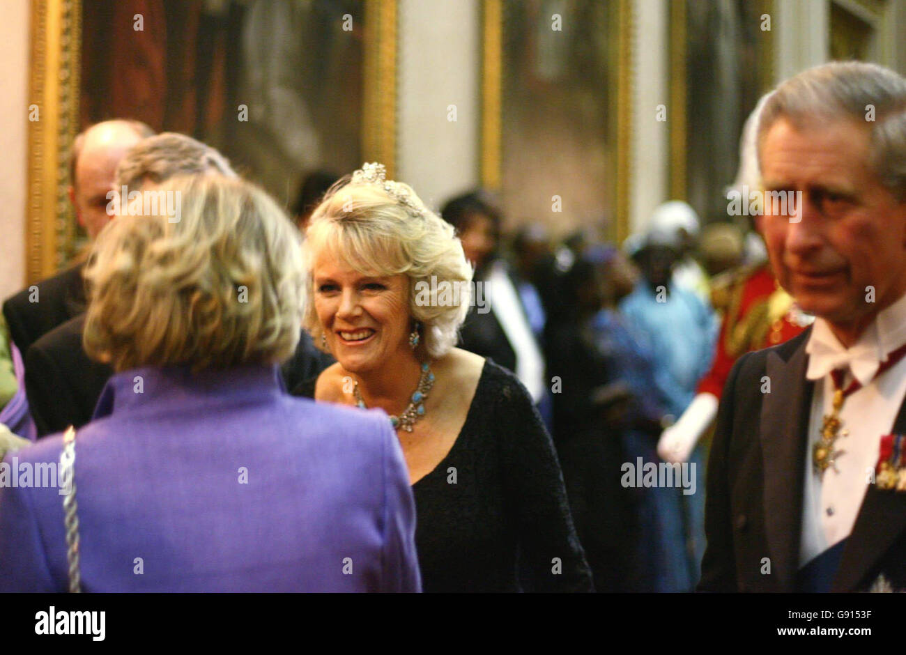 Buckingham palace press corp hi-res stock photography and images - Alamy