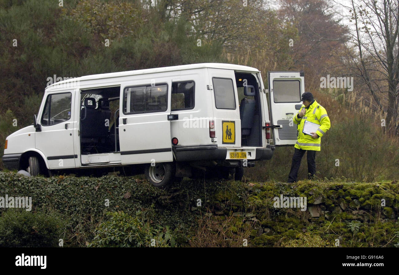 School bus accident ambulance hi-res stock photography and images - Alamy