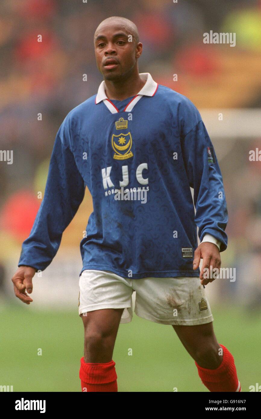 Fitzroy simpson hi-res stock photography and images - Alamy