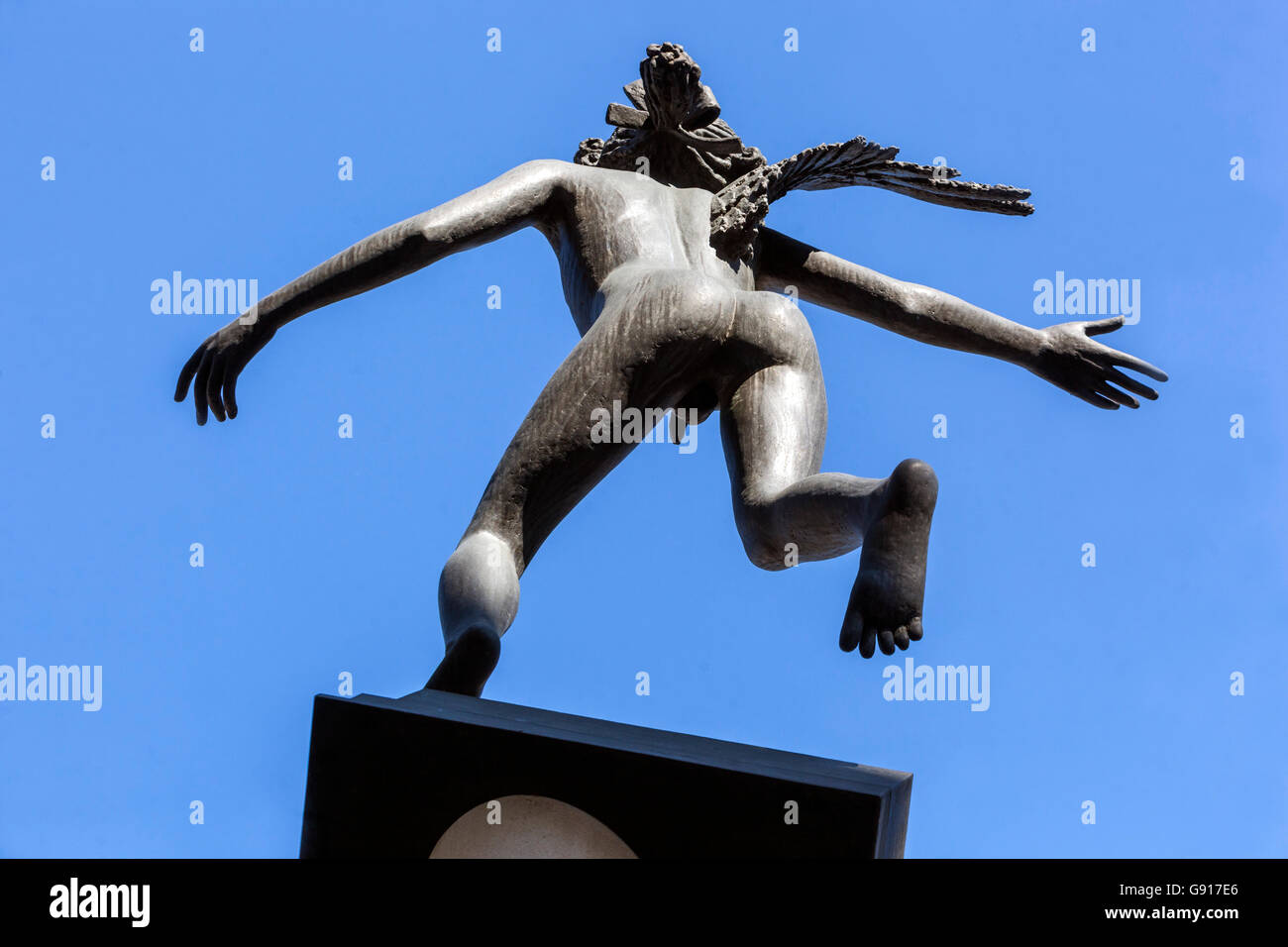 Statue mozart author kurt gebauer hi-res stock photography and images ...