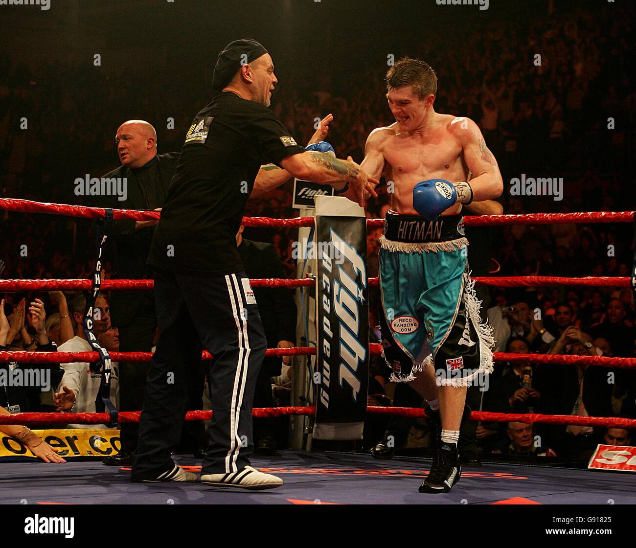 Welterweight unification hi-res stock photography and images - Alamy