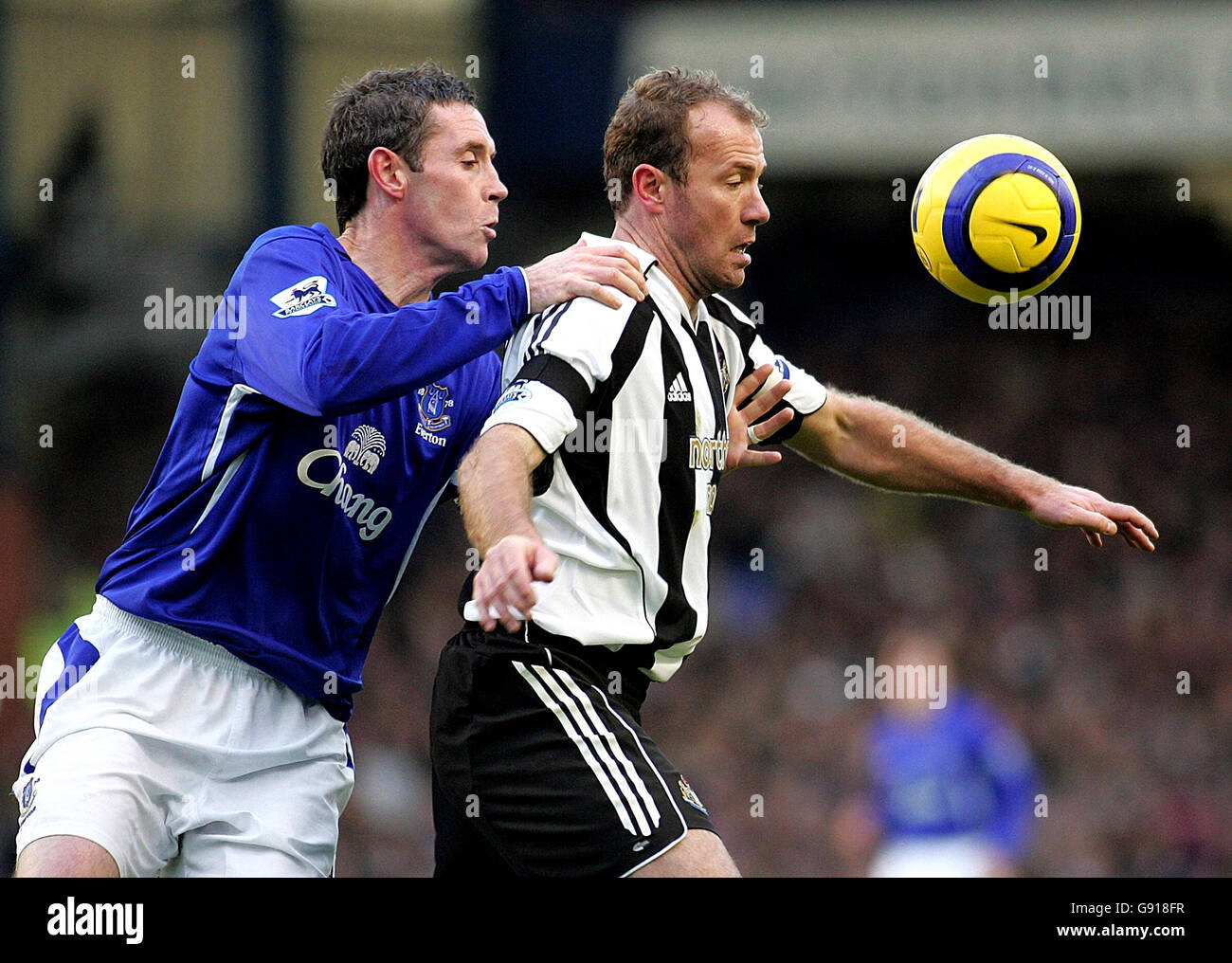 Alan shearer newcastle everton hi-res stock photography and images - Alamy