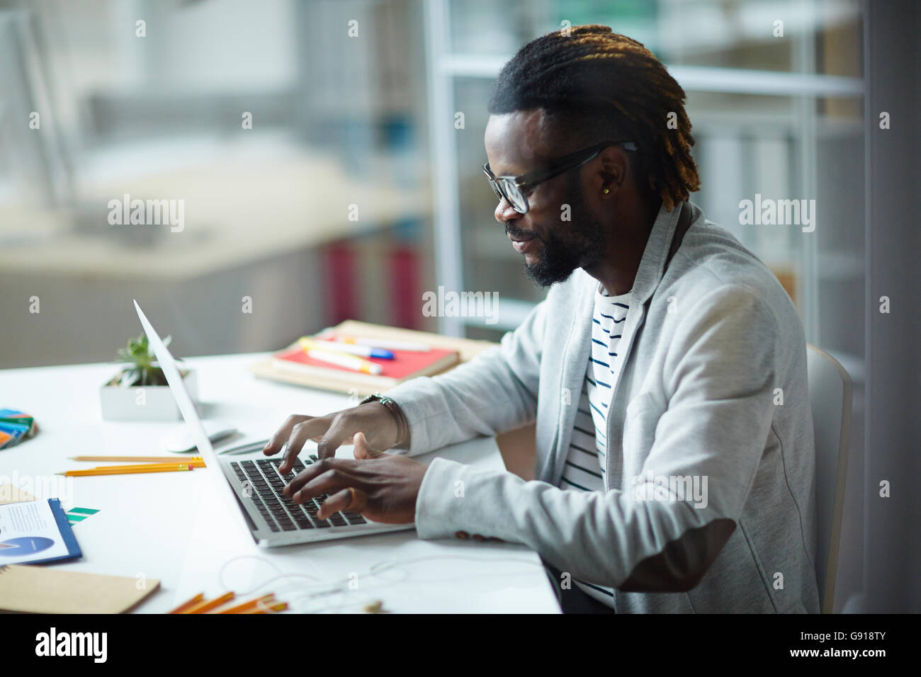 Business people networking in hi-res stock photography and images - Alamy