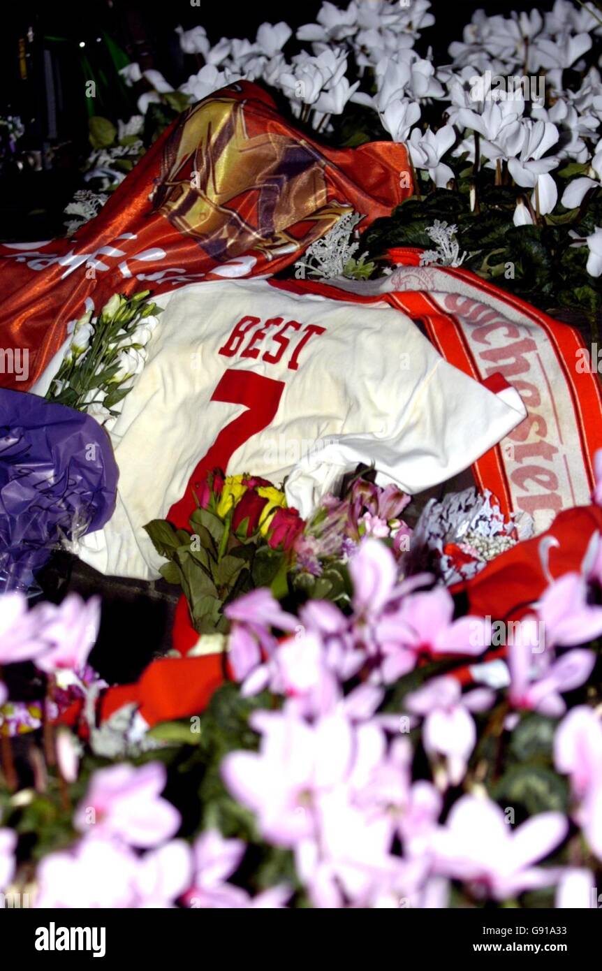 George Best Death Stock Photo - Alamy