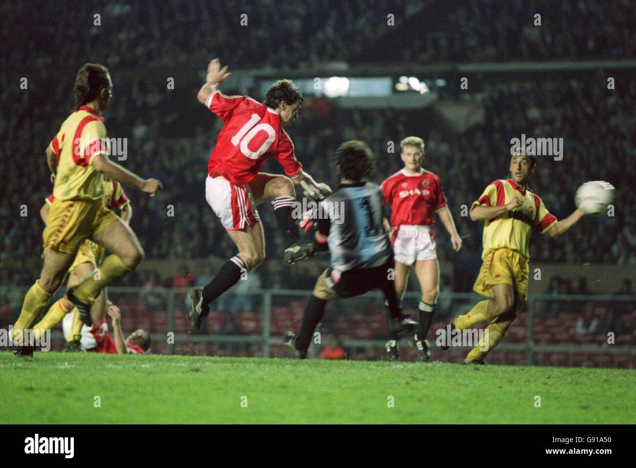 Football man utd winners uefa 2nd two hi-res stock photography and ...