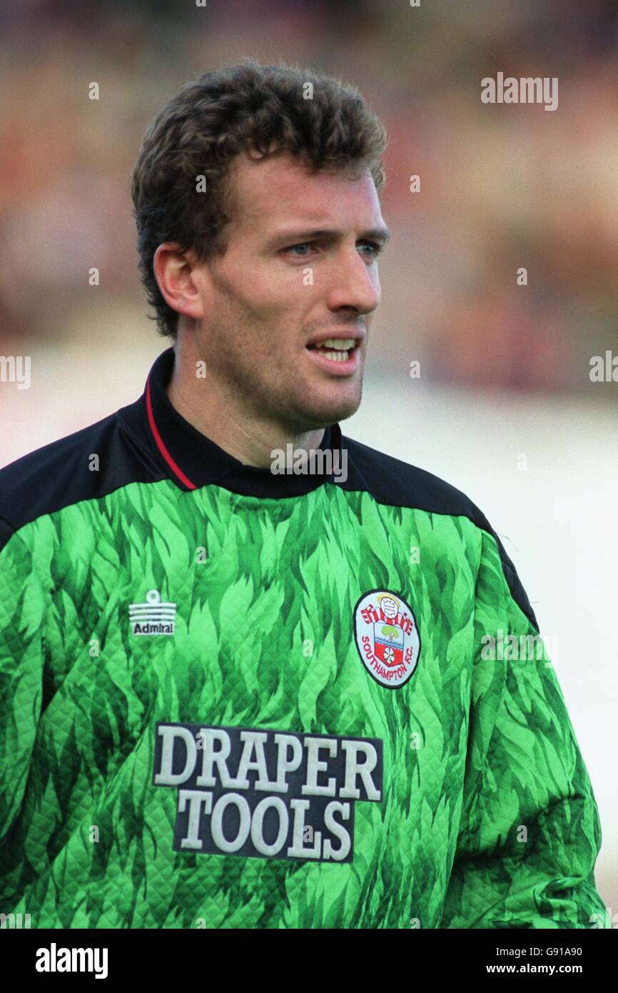 ENGLISH SOCCER. TIM FLOWERS, SOUTHAMPTON goalkeeper Z4 Stock Photo - Alamy