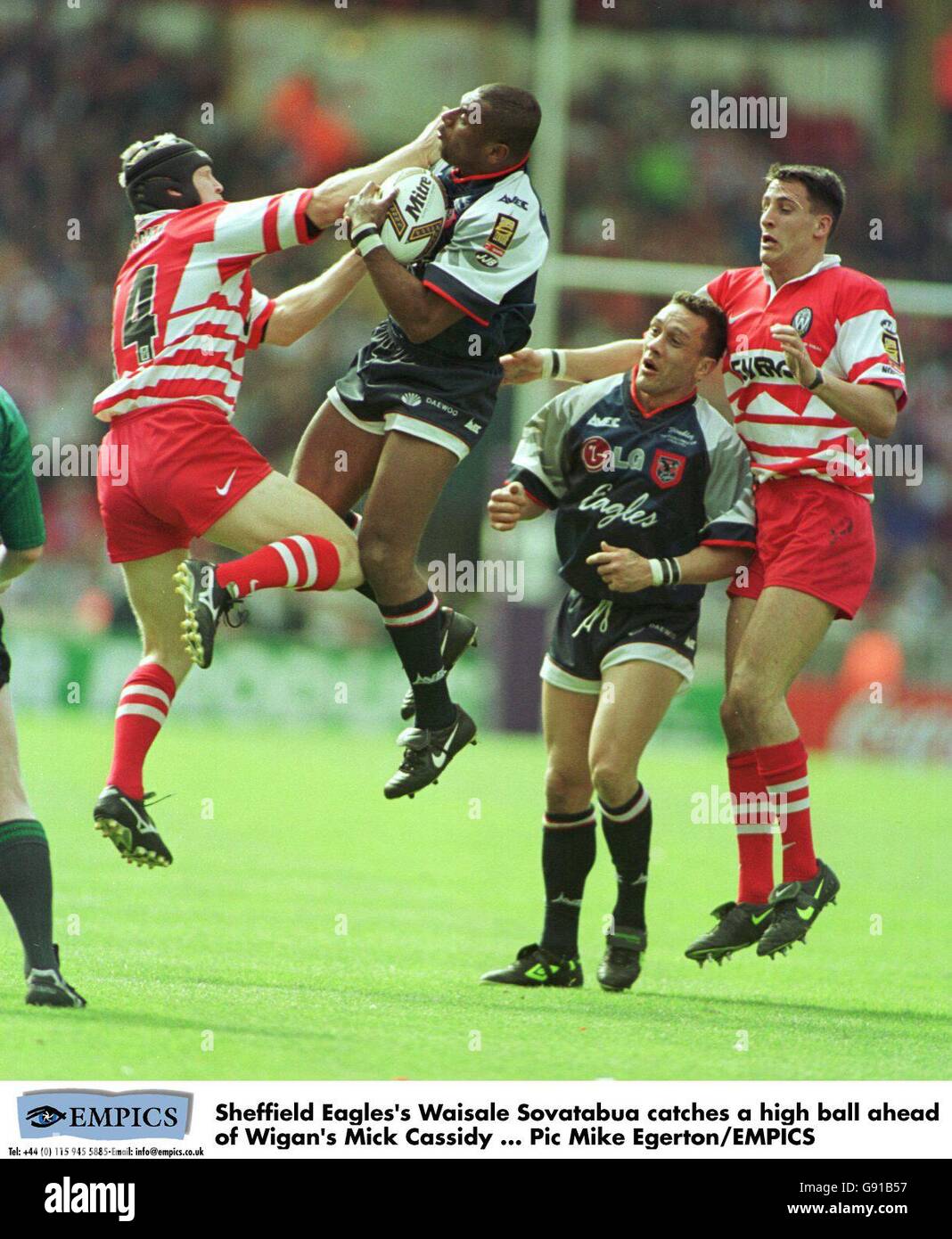 Rugby League - Silk Cut Challenge Cup Final - Sheffield Eagles v Wigan ...