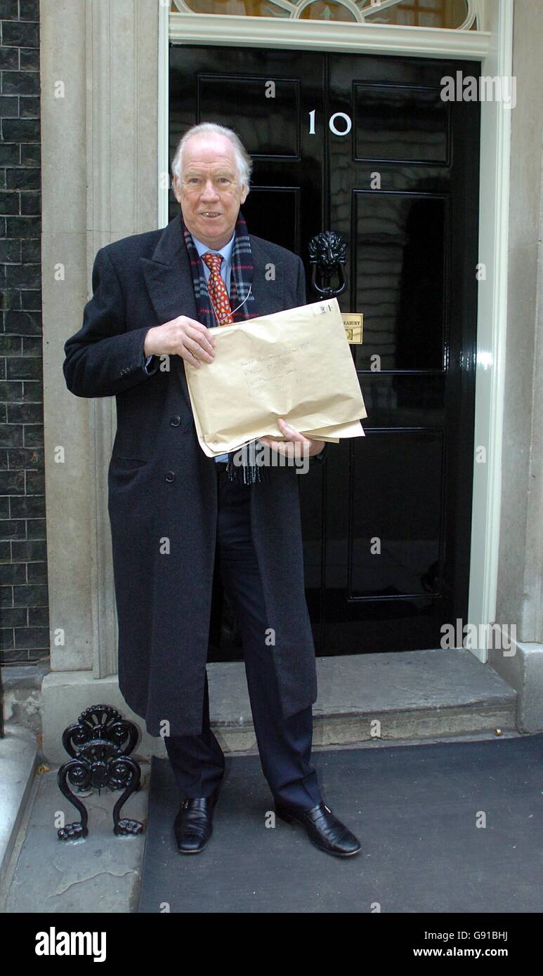 Sir Stuart Bell MP Stock Photo - Alamy