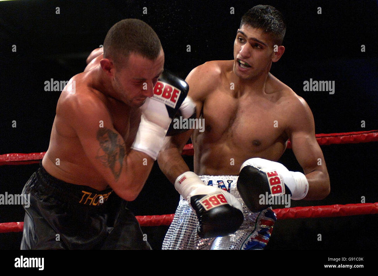Amir Khan (R) in action against Daniel Thorpe during the light ...