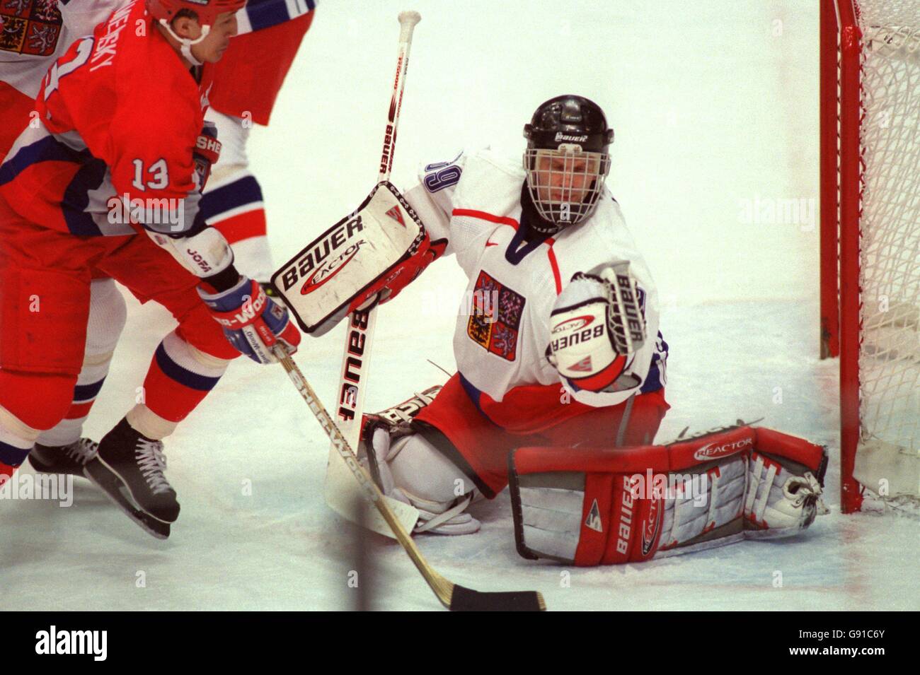 1998 winter olympics ice hockey russia hi-res stock photography and ...