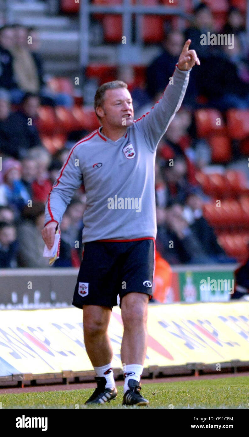 Kevin bond southampton hi-res stock photography and images - Alamy