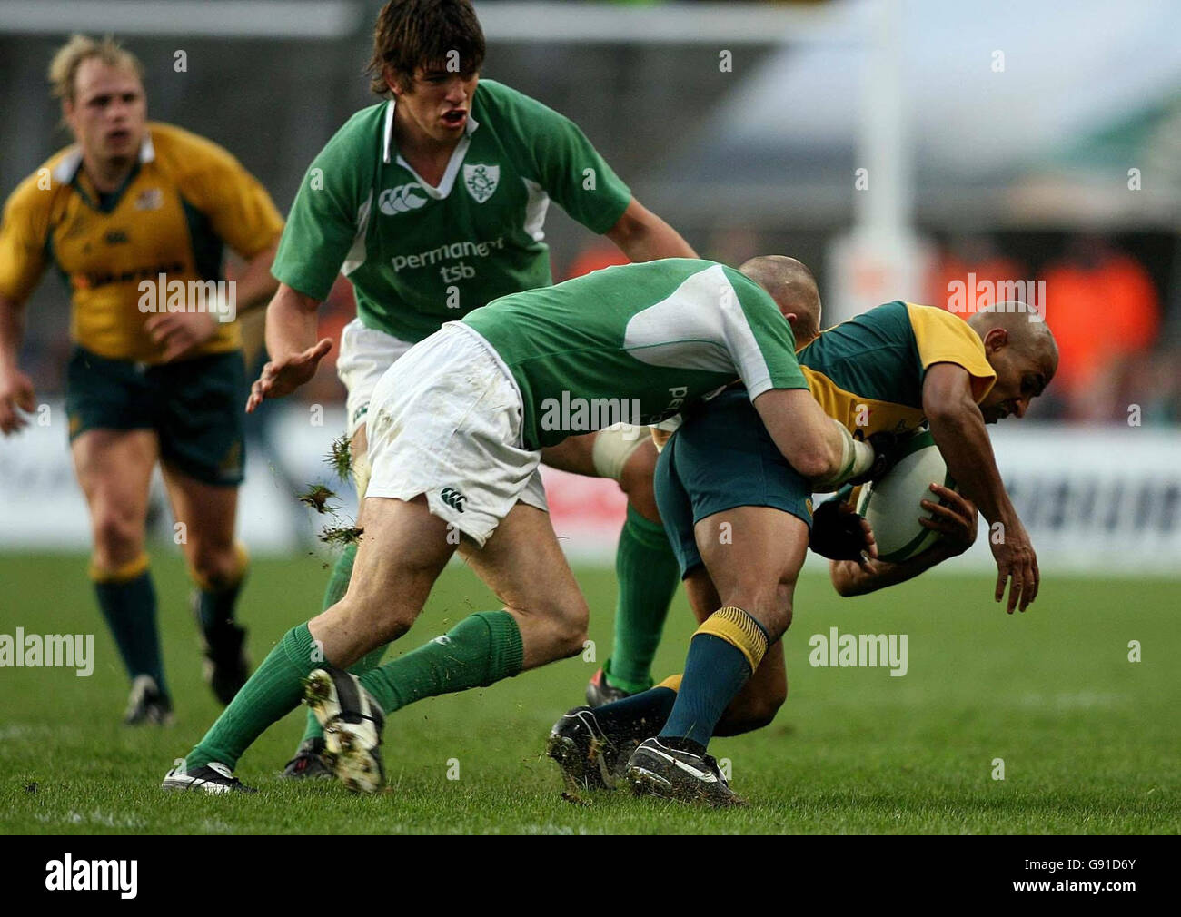 George gregan tackle hi-res stock photography and images - Alamy