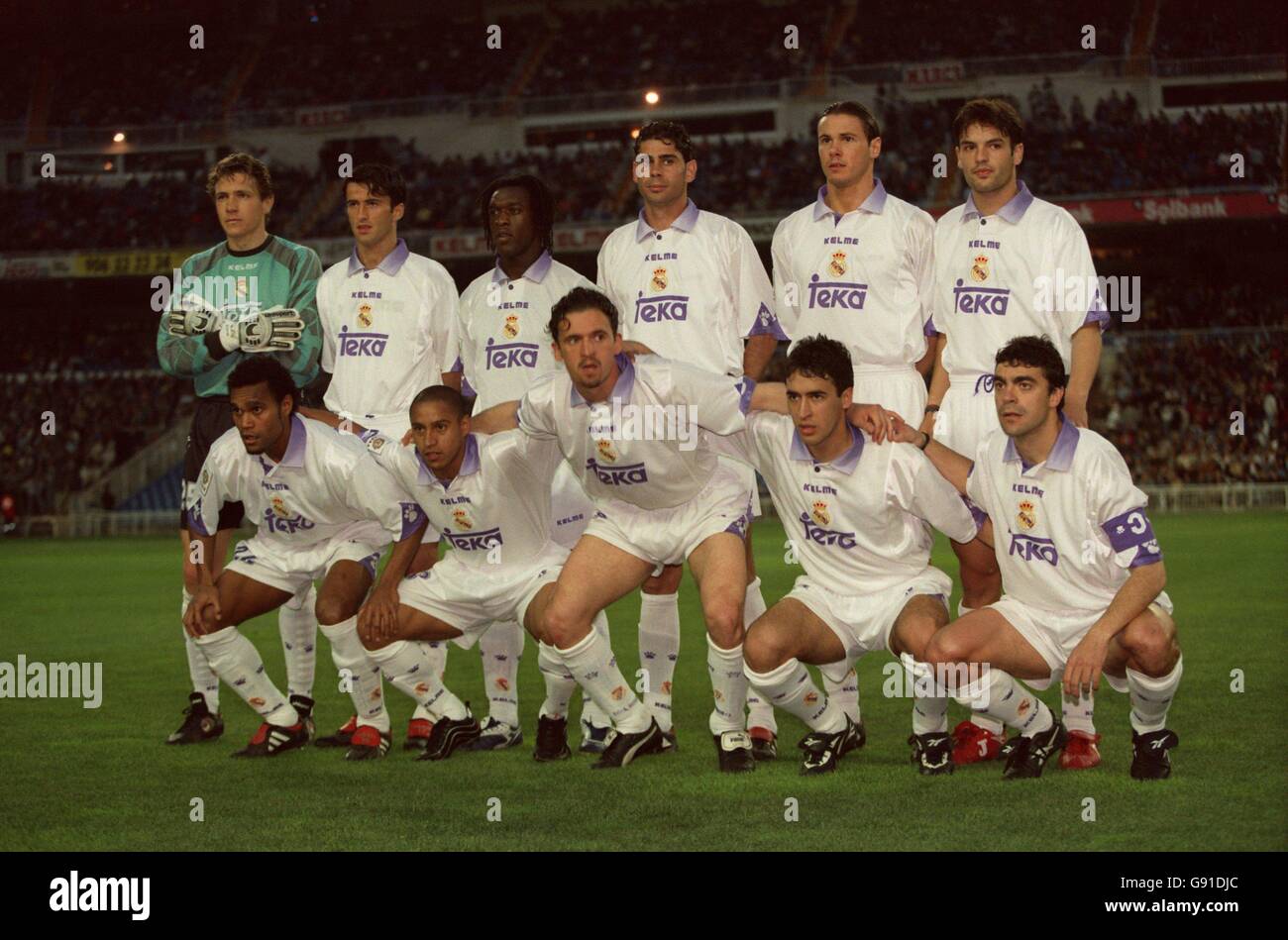 Spanish Soccer - Real Madrid v Compostela. Real Madrid team group Stock ...
