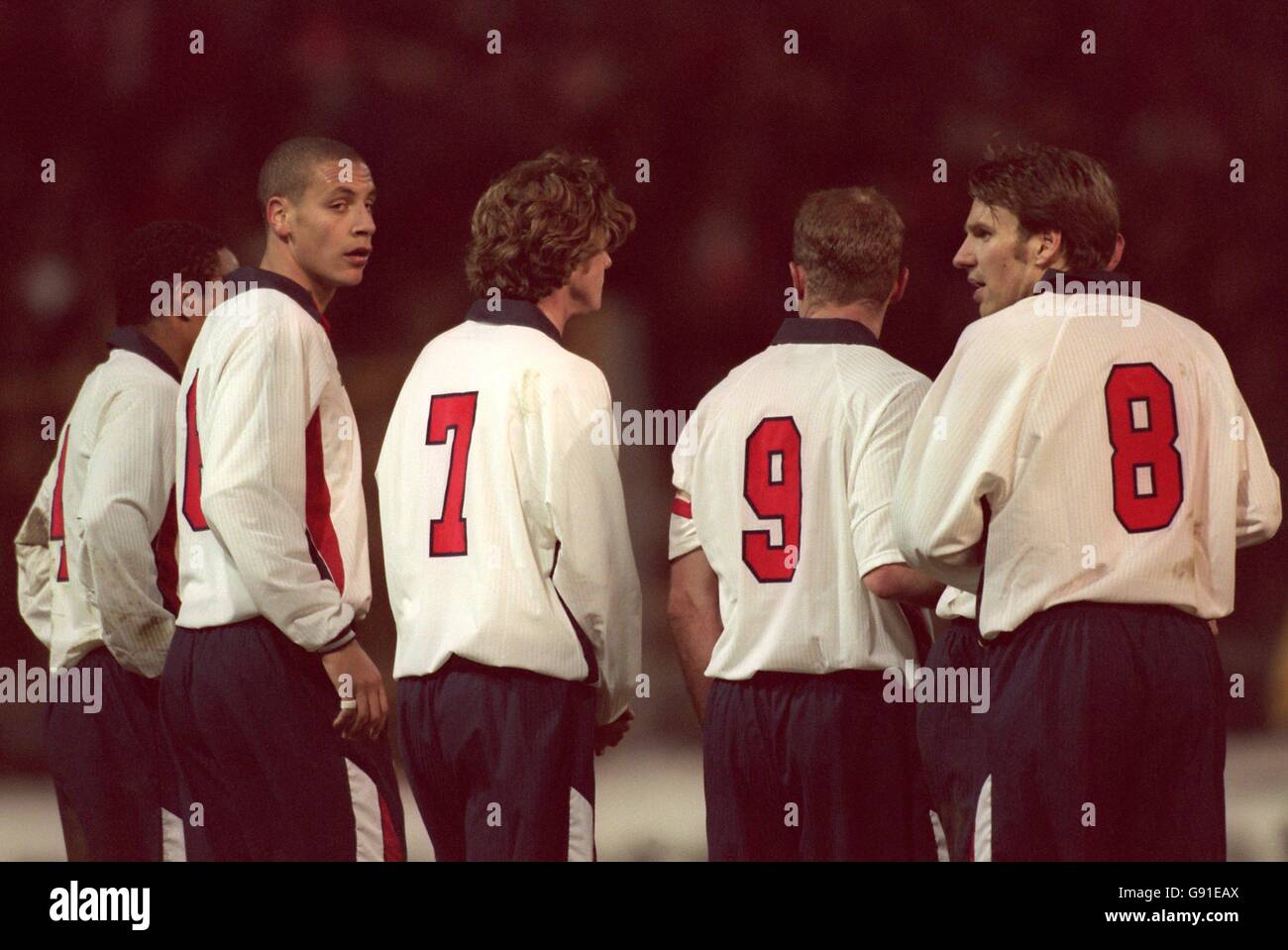 (L-R) England's Paul Ince, Rio Ferdinand, Steve McManaman, Alan Shearer ...