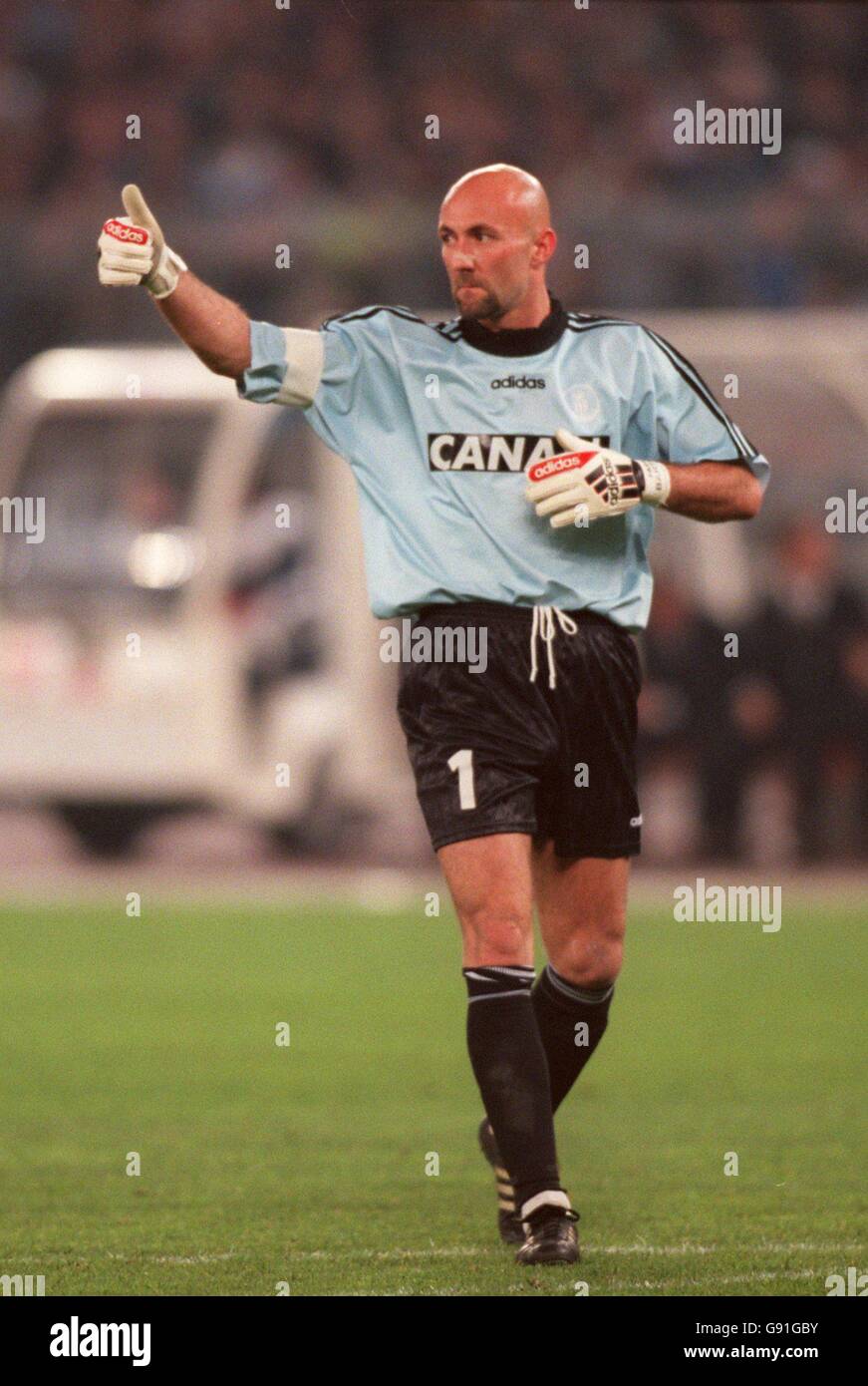 Fabien barthez leg hi-res stock photography and images - Alamy