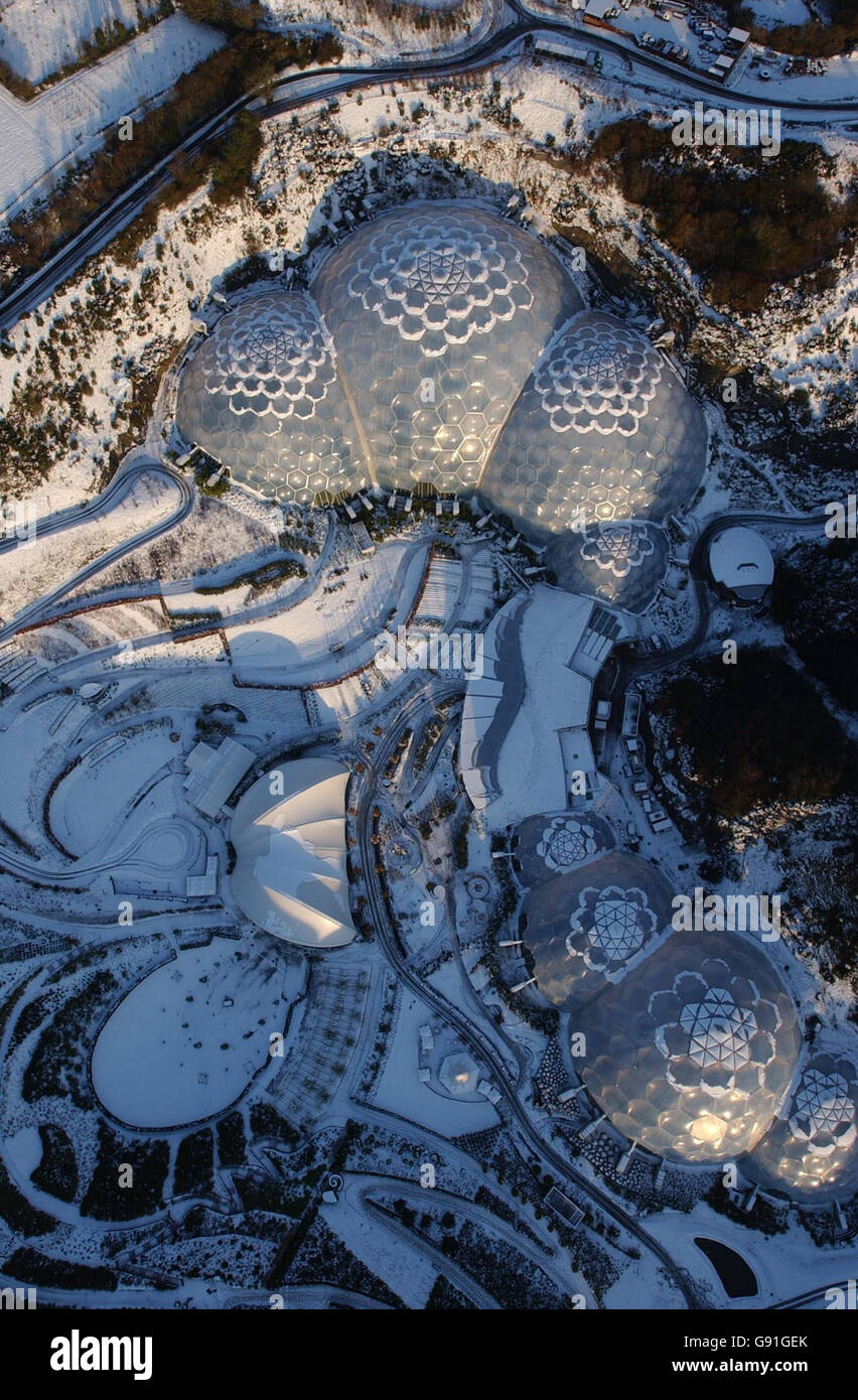 Eden project aerial hi-res stock photography and images - Alamy