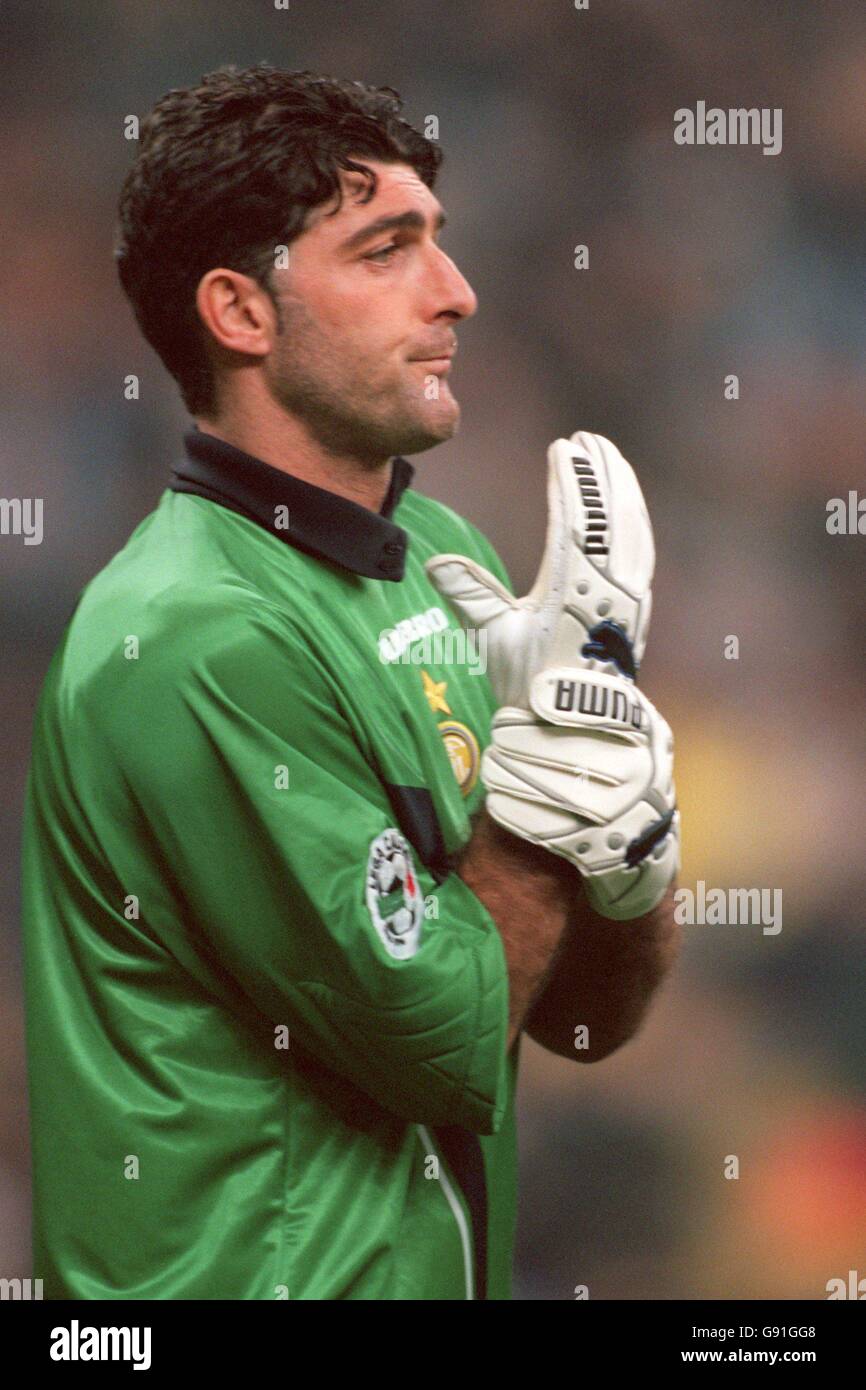 Gianluca pagliuca inter milan hi-res stock photography and images - Alamy