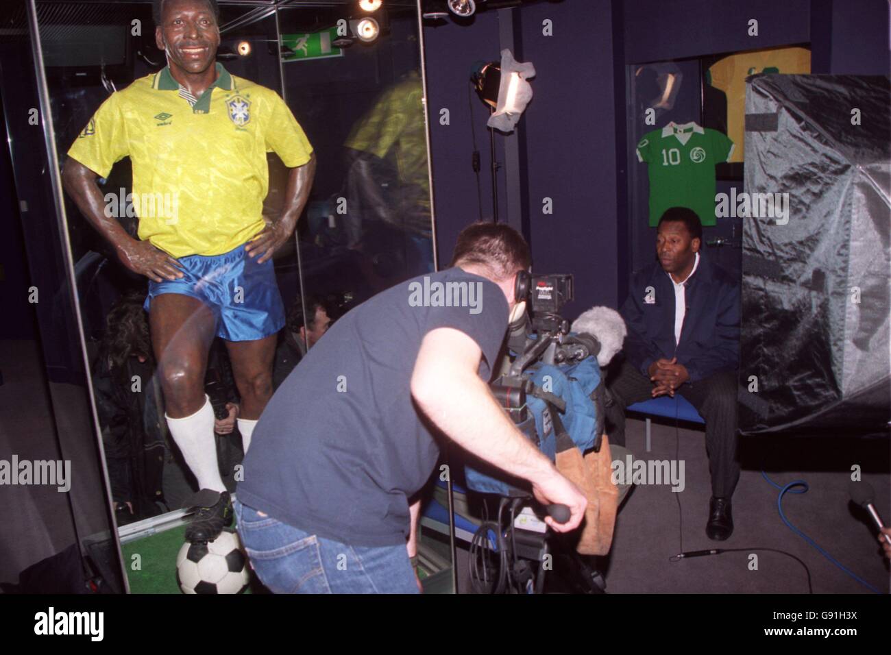 Soccer - Pele At The Manchester United Museum, Old Trafford Stock Photo ...