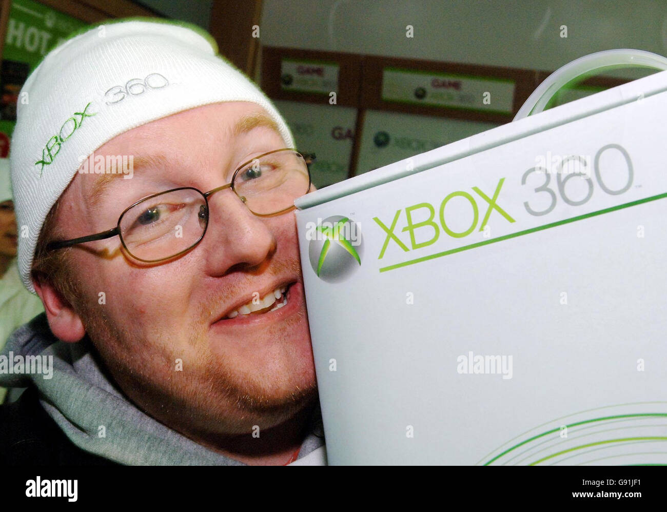 Xbox 360 2005 hi-res stock photography and images - Alamy
