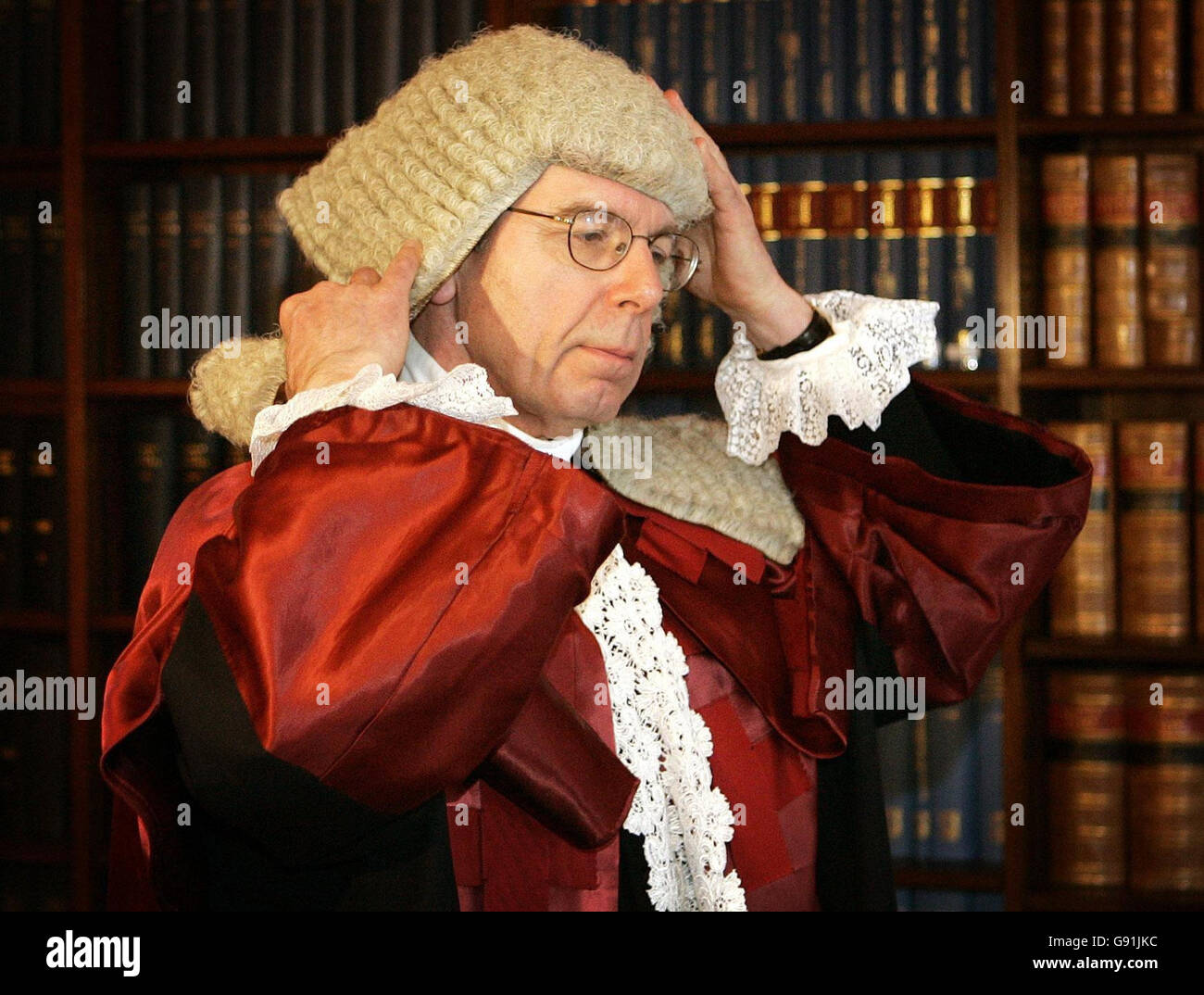 2005 queen approved appointment lord hamilton replace lord cullen hi ...